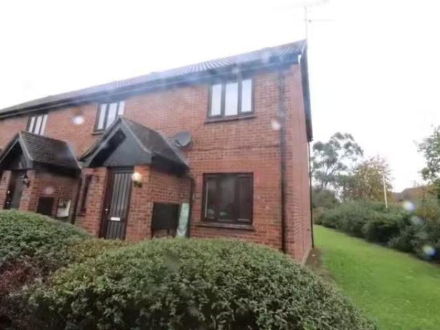 Unique 2 bedroom ground floor maisonette for rent in Goddard W.