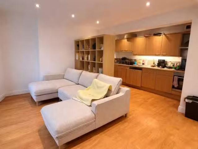 Nice 2 bedroom House to rent, Musgrove Road, London, SE14 £2.