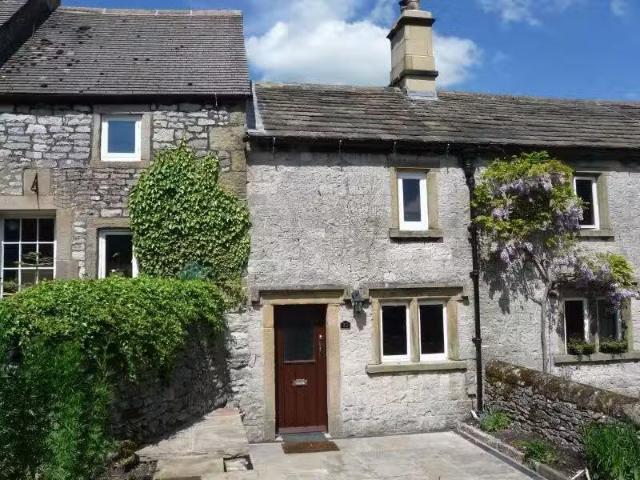 Nice 2 bedroom house for rent in The Square, Middleton by Youl.
