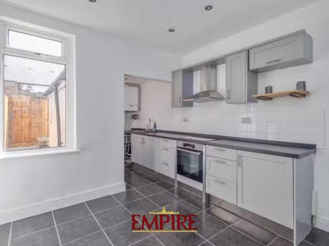 Deal! 2 bedroom house for rent in Warwards Lane, Selly Oak, Bi.
