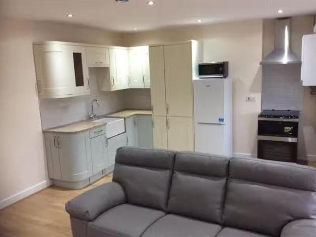 Cozy 2 bedroom house for rent in North Road, Cardiff, CF14