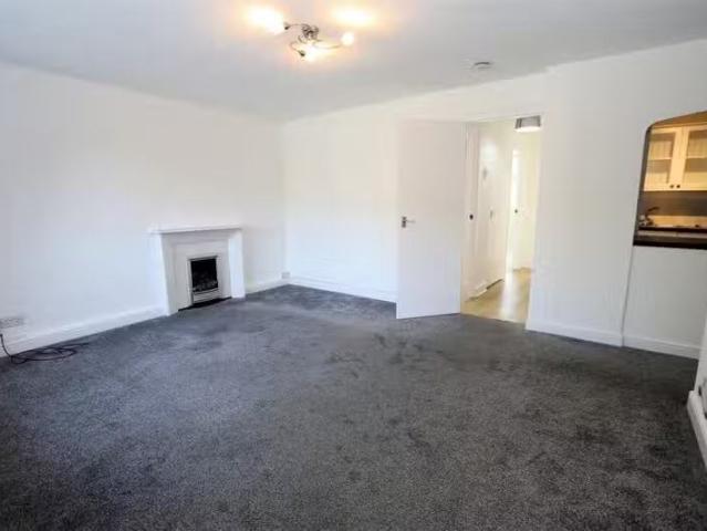 Unique 2 bedroom maisonette for rent in Hampden Close, North W.