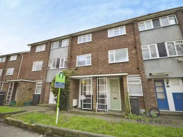 Deal! 2 bedroom Mid Terrace Flat to rent, South Terrace, Surbi.