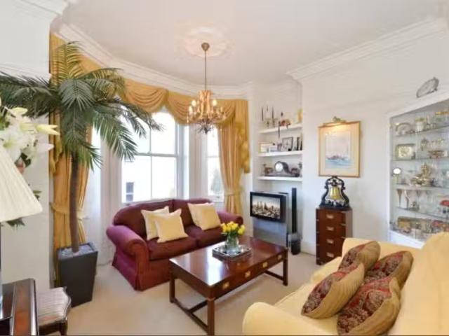Rental! 2 bedroom property to let in Earl's Court Square, Lond.