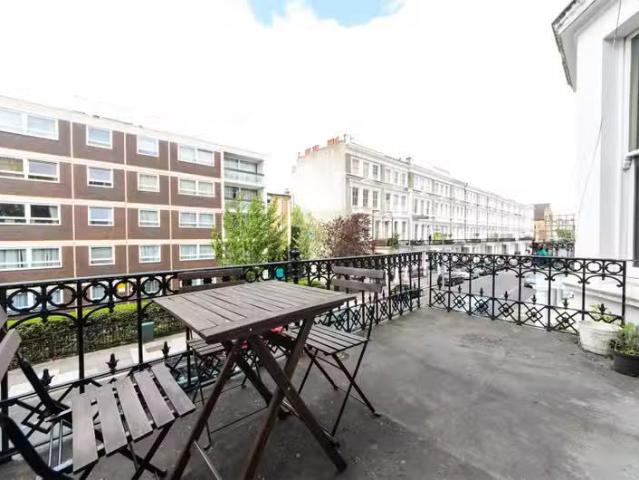 Deal! 2 bedroom property to let in West Kensington, London, W1.