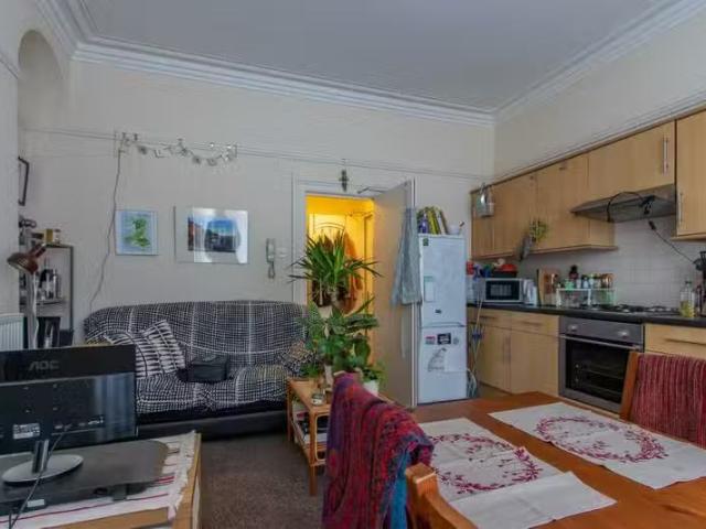 For Rent! 2 bedroom private hall for rent in The Walk, Roath.