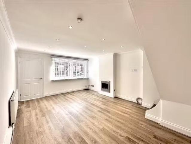 For Rent! 2 bedroom semi detached house for rent in Jackdaw Cl.