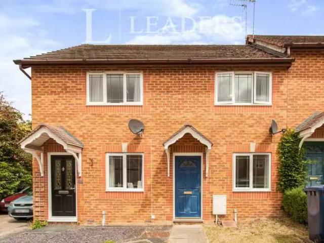 Deal! 2 bedroom semi detached house for rent in Wheat Croft, L.