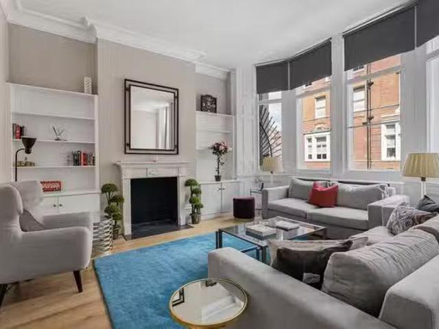 Cozy 2 BR Cadogan Square