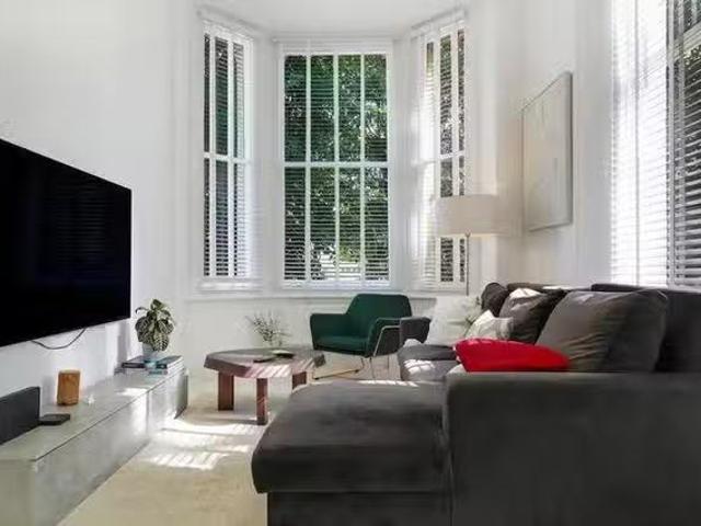Cheap 2 BR Cambridge Gardens
