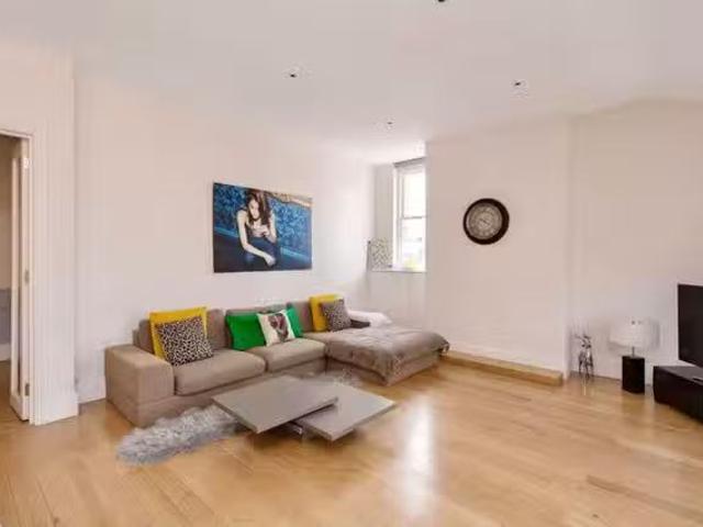 Rental! 2 BR Chiltern Street