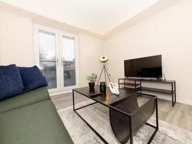 Charming 2 BR City Road