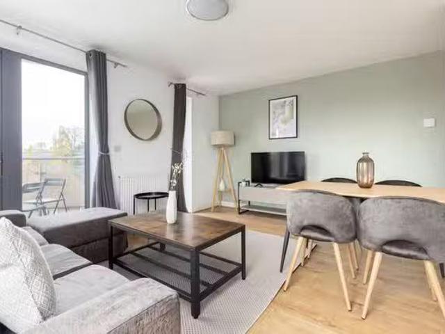 Charming 2 BR Ajax Avenue