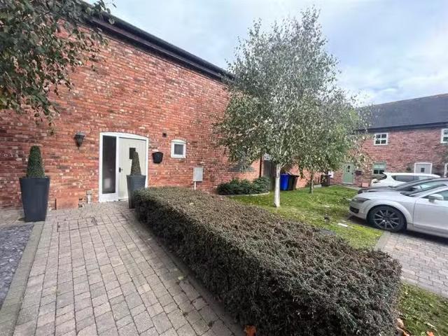 Deal! 2 BR Barn for rent in Chestnut Drive, BURTON ON TRENT, D.