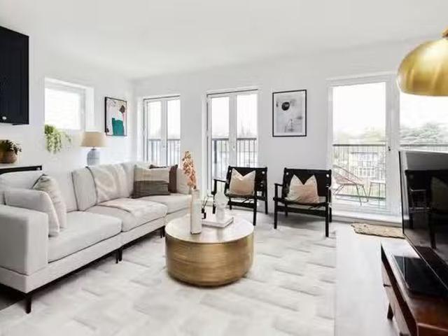 Just in! 2 BR Forty Lane