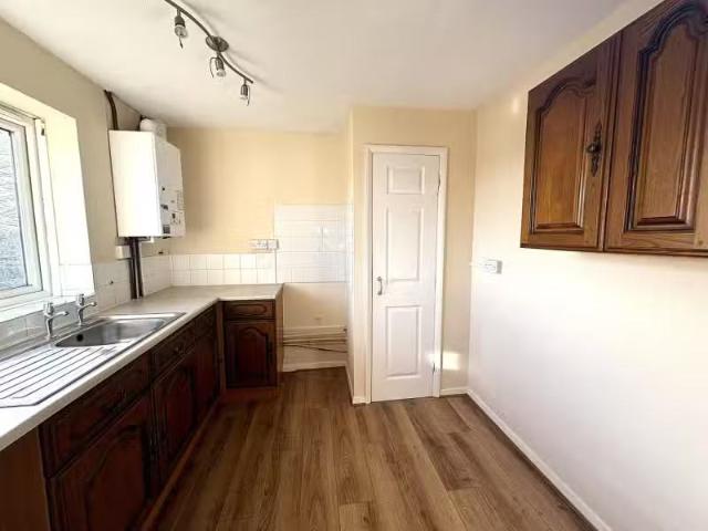 Nice 2 BR Lancelot Road, EXETER