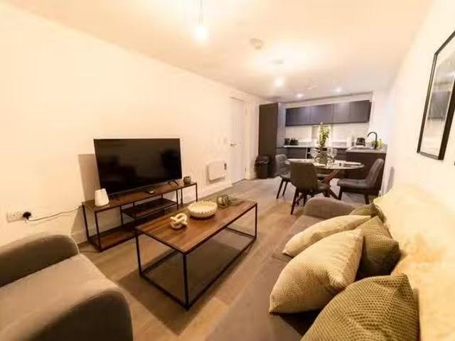 Just in! 2 BR Naylor Street