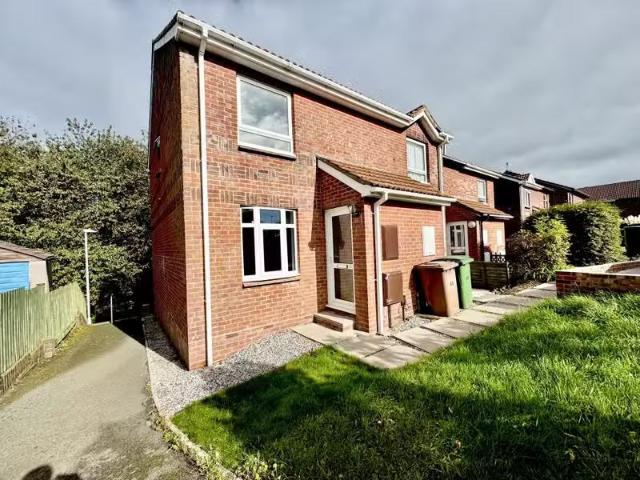 Cheap 2 BR Shapleys Gardens, PLYMOUTH