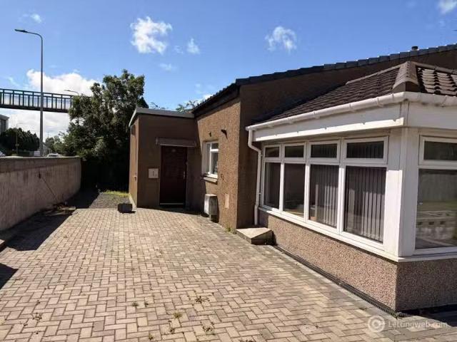 Deal! 2 BR Property to rent in 93 Glasgow road