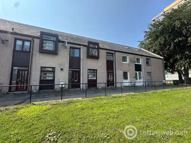 Unique 2 BR Property to rent in 39 Hazlehead Road, Aberdeen, A.