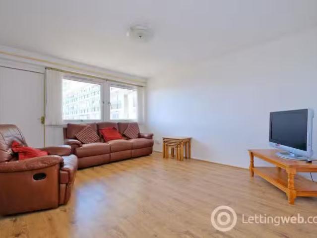 Deal! 2 BR Property to rent in 39 Seamount Court
