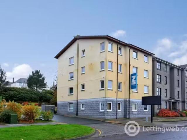 Cozy 2 BR Property to rent in The Royals Apartments. Great Nor.