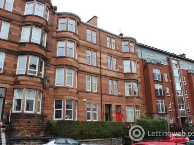 Just in! 2 BR Property to rent in Trefoil Avenue, Shawlands, G.