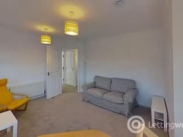 Nice 2 BR Property to rent in West Ferryfield, Edinburgh, EH5