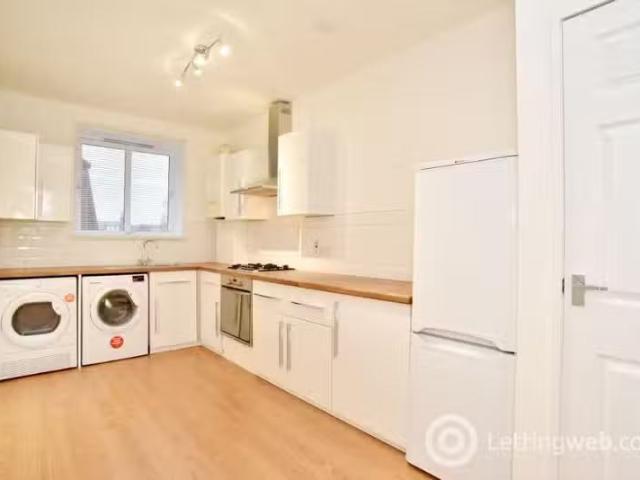Deal! 2 BR Property to rent in Whitehall Road, Rosemount, Aber.
