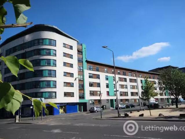 Charming 2 BR Property to rent in ACT464 Moir Street, Glasgow.