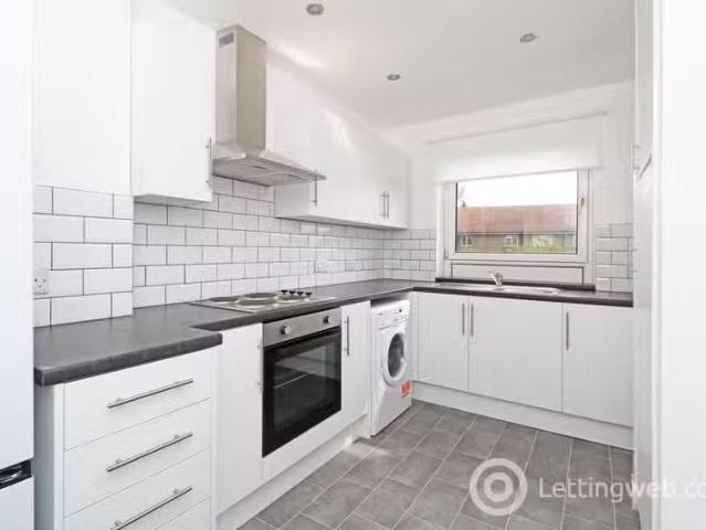 Deal! 2 BR Property to rent in Aboyne Avenue, Dundee
