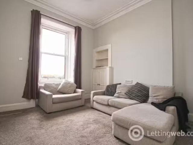 Nice 2 BR Property to rent in Argyle Street, Finnieston, Glasg.