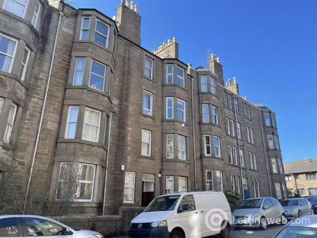 Just in! 2 BR Property to rent in Bellefield Avenue, Dundee, A.