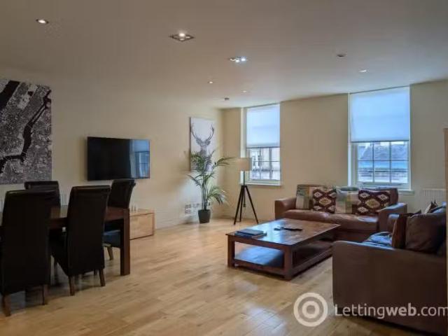 Cheap 2 BR Property to rent in Brunswick Street, Edinburgh, Mi.