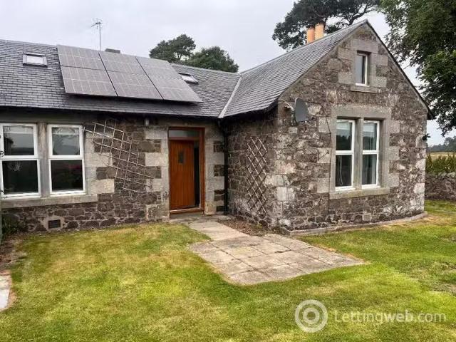 Charming 2 BR Property to rent in Burnside, Scotscraig, Taypor.