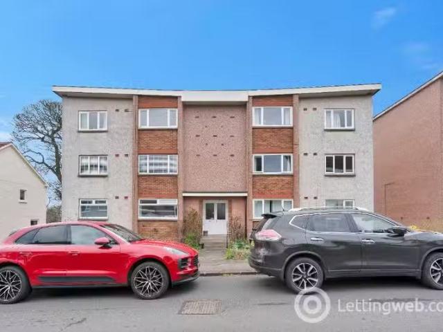 Nice 2 BR Property to rent in Caiystane Gardens,, Edinburgh.