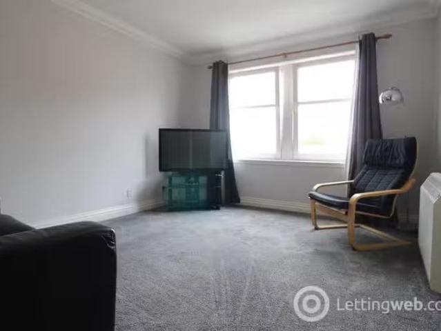Just in! 2 BR Property to rent in Carlton Court, Huntly Street.