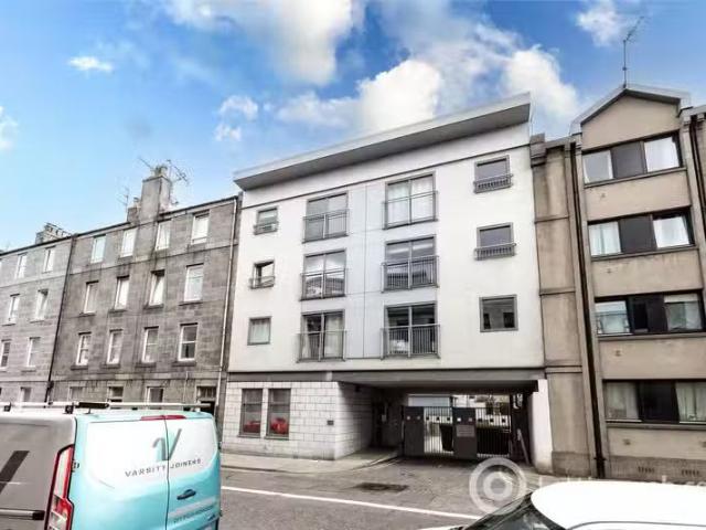 Charming 2 BR Property to rent in Charlotte Street, Aberdeen.
