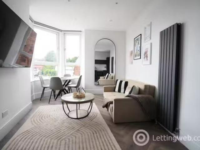 Cozy 2 BR Property to rent in Cordiner Street, Mount Florida.