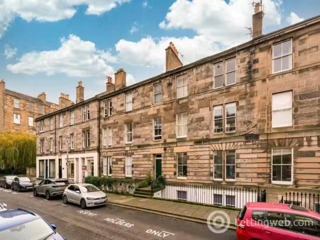 Unique 2 BR Property to rent in Cumberland Street, Edinbrugh