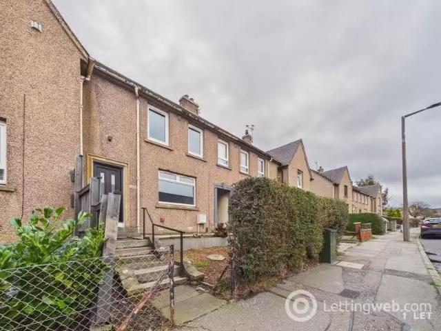 Just in! 2 BR Property to rent in Drumbrae Drive, Drum Brae, E.