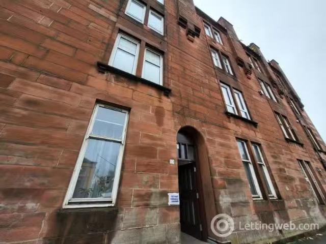 For Rent! 2 BR Property to rent in Fulton Street, Anniesland.
