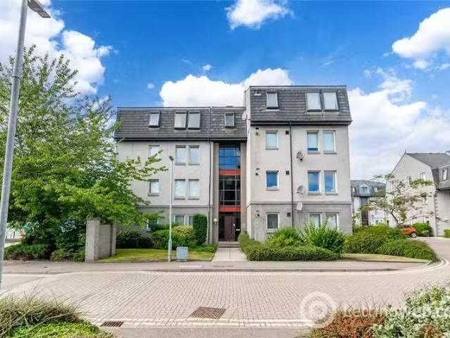 Charming 2 BR Property to rent in Gairn Mews, Ground Floor, Ab.