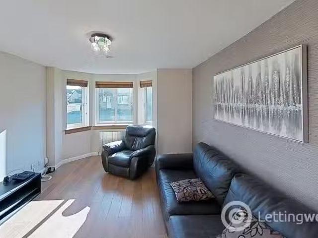 Cozy 2 BR Property to rent in Gogarloch Syke, Edinburgh, EH12