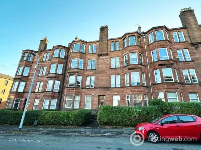 Unique 2 BR Property to rent in Golfhill Drive, Dennistoun, Gl.