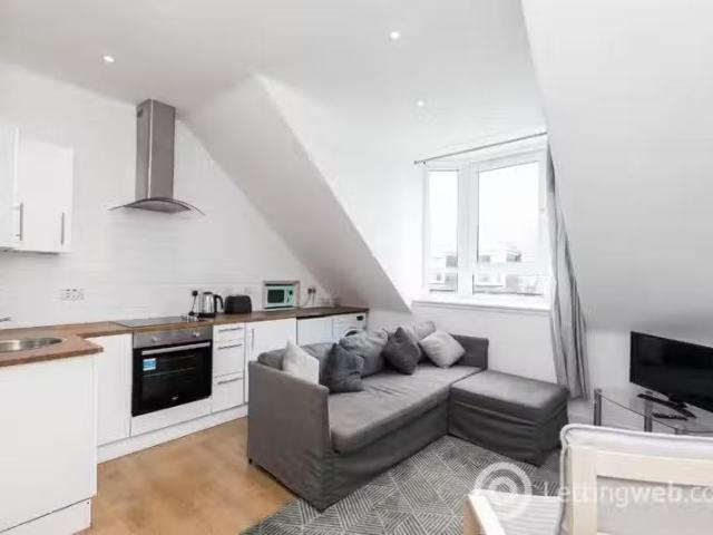 Deal! 2 BR Property to rent in Granton Place, City Centre, Abe.