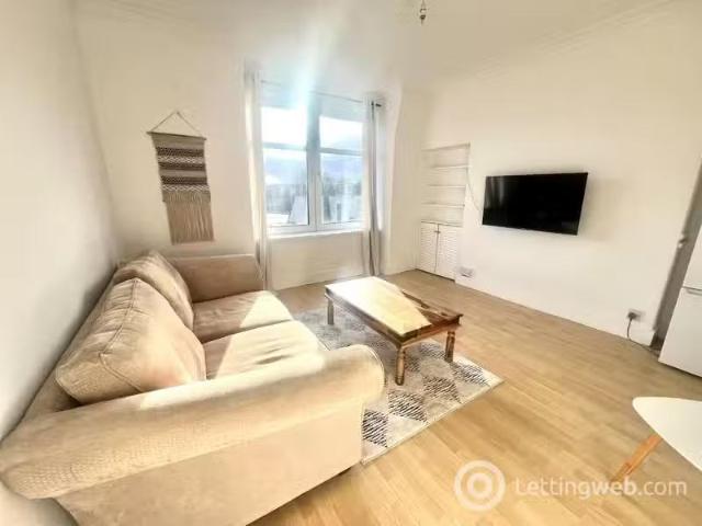 Cozy 2 BR Property to rent in Great Western Road,, Aberdeen.