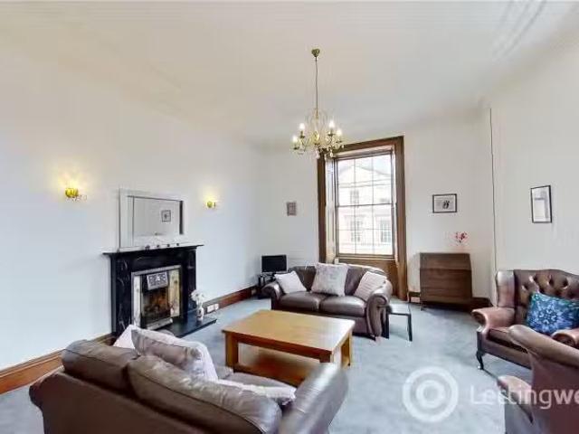Just in! 2 BR Property to rent in Hart Street, Edinburgh, EH1