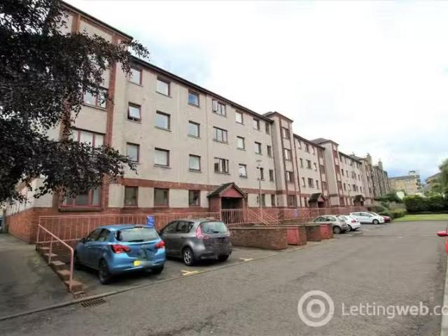 Cheap 2 BR Property to rent in Hawthornden Place, Leith, Edinb.
