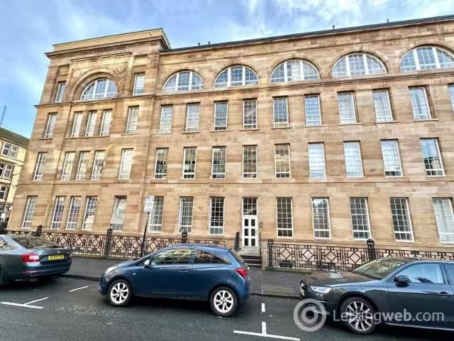 Deal! 2 BR Property to rent in Kent Road, Charing Cross, Glasg.
